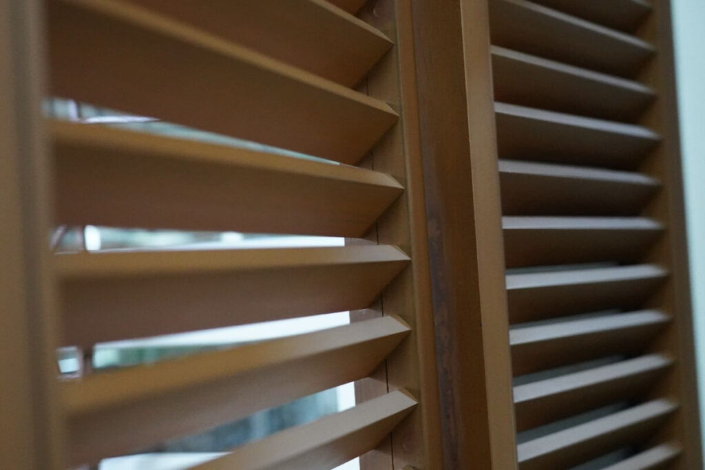 Choosing the Right Louver Style: Horizontal, Vertical, or Angled?